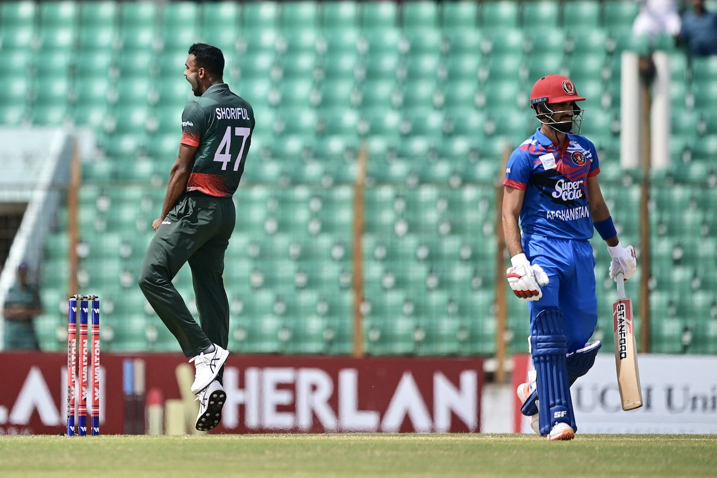 Shoriful Islam's success started with the nicking off of Ibrahim Zadran ...