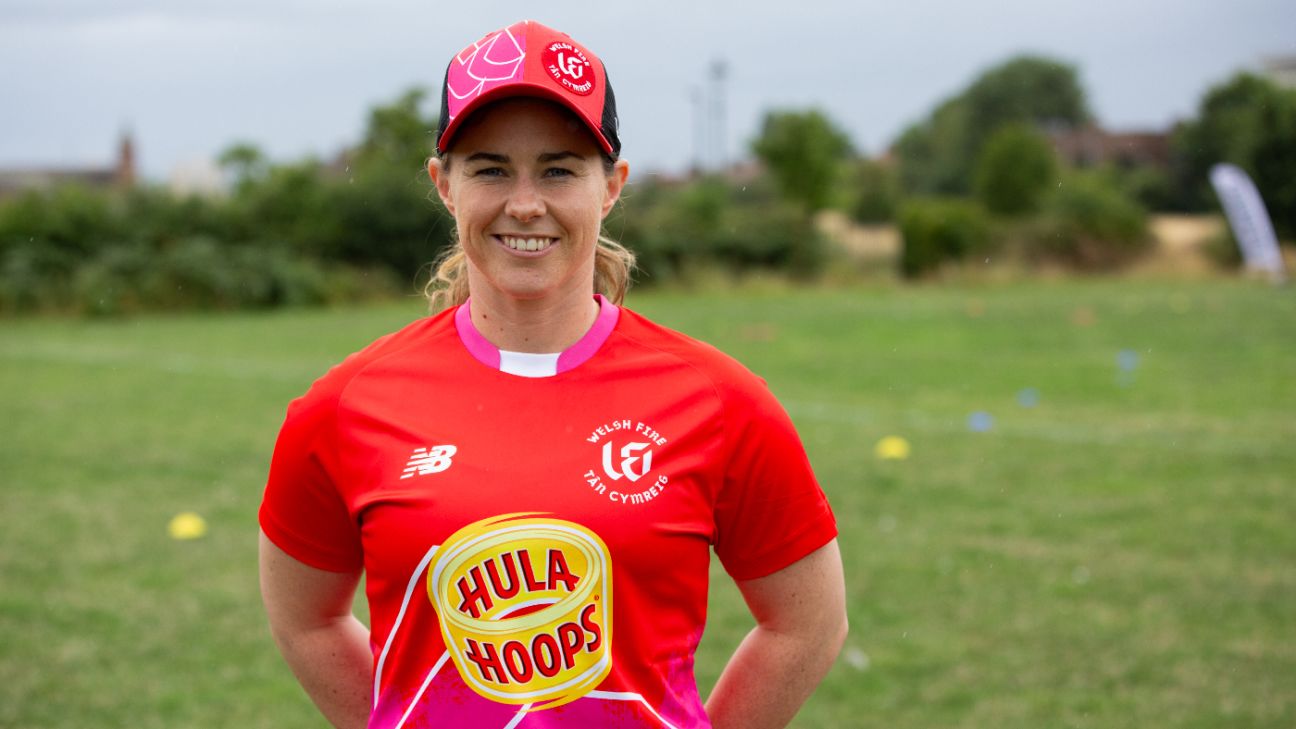 Tammy Beaumont signs with Renegades and Georgia Adams heads to Strikers ...