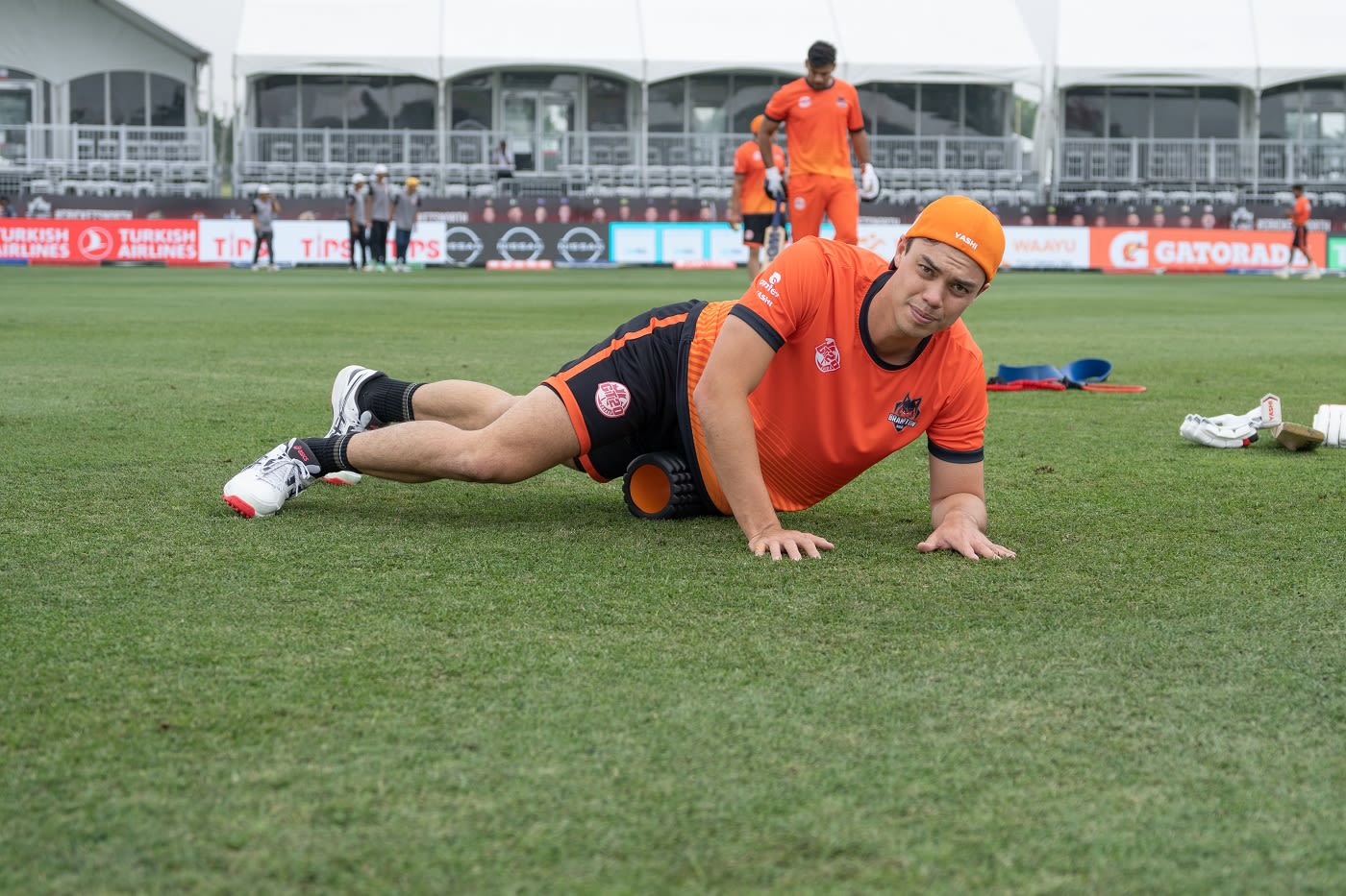 Mark Chapman warms up | ESPNcricinfo.com