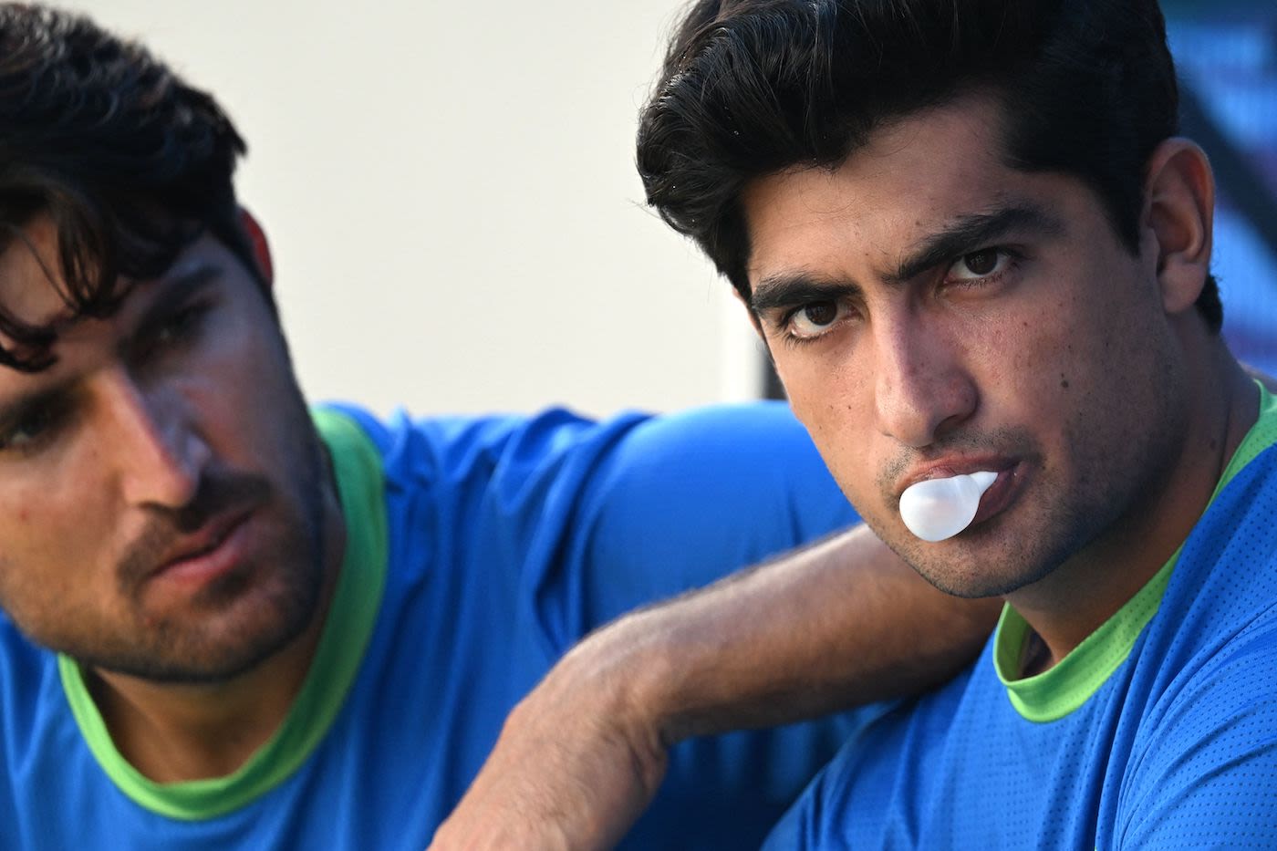 Mohammad Wasim watches Naseem Shah get into his bubble | ESPNcricinfo.com