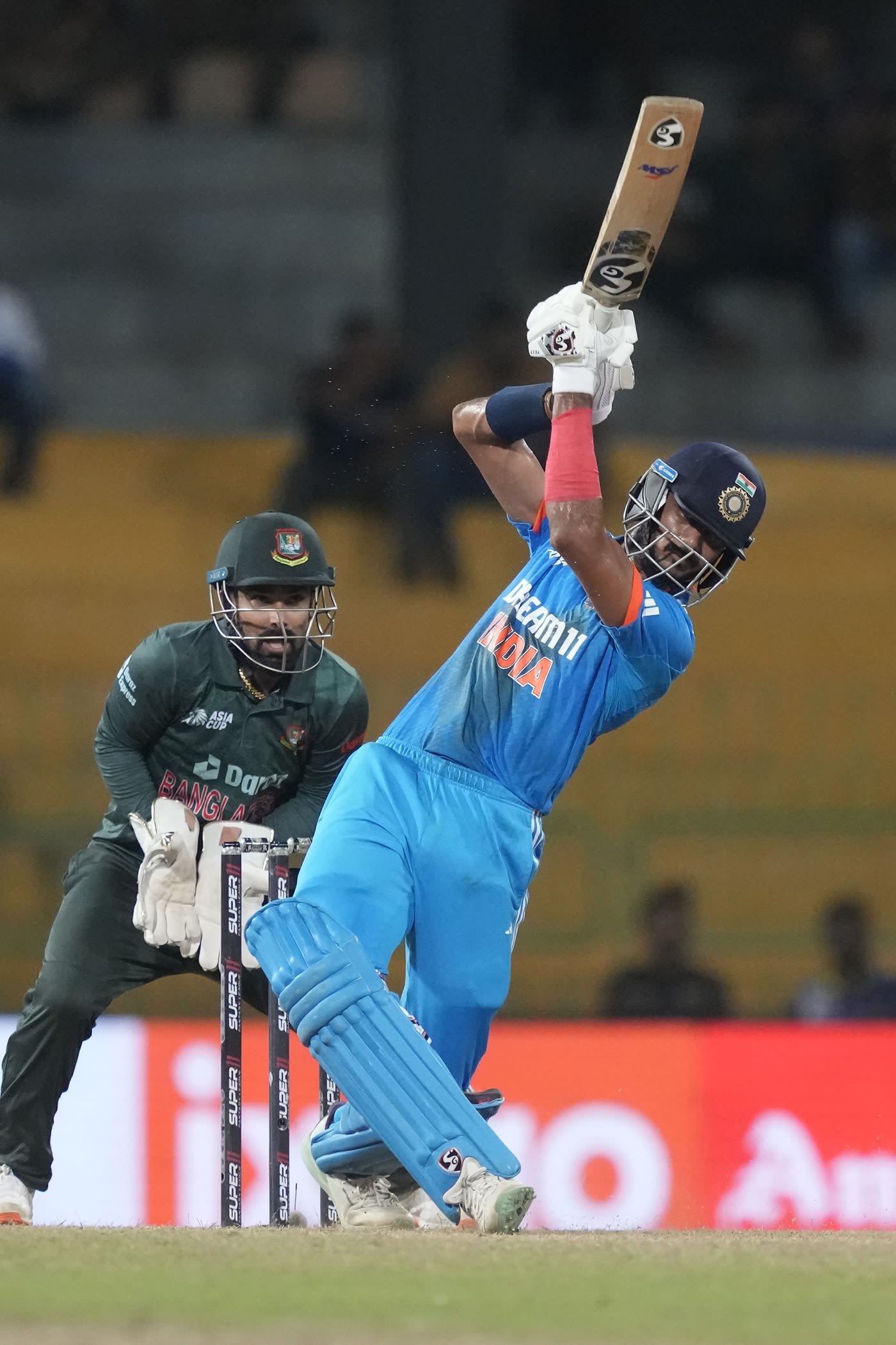 Axar Patel kept India's hopes alive with a few big hits | ESPNcricinfo.com
