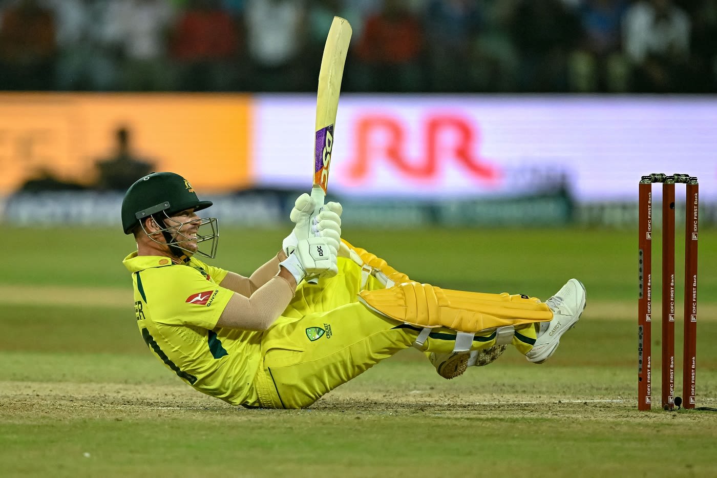 David Warner sends one over fine leg with a falling pull | ESPNcricinfo.com