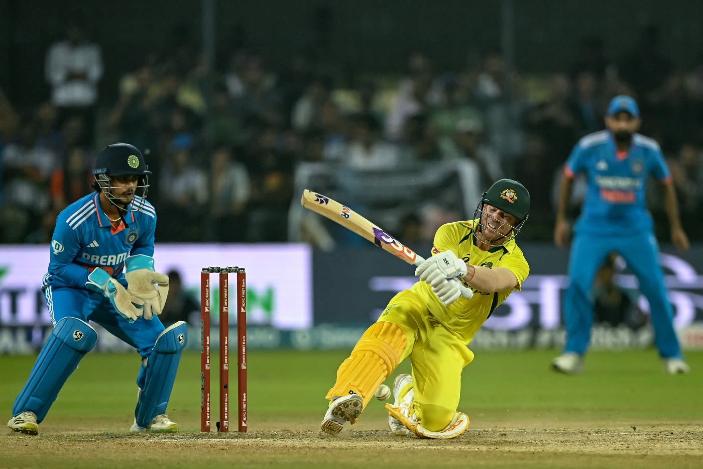 A right-handed David Warner tried a switch hit but was lbw | ESPNcricinfo.com