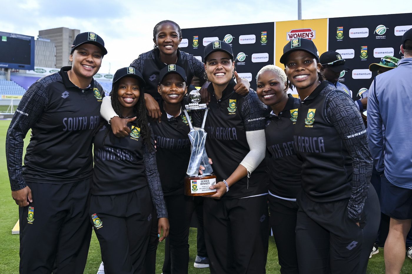 Chloe Tryon and Co celebrate South Africa's 2-1 series win ...