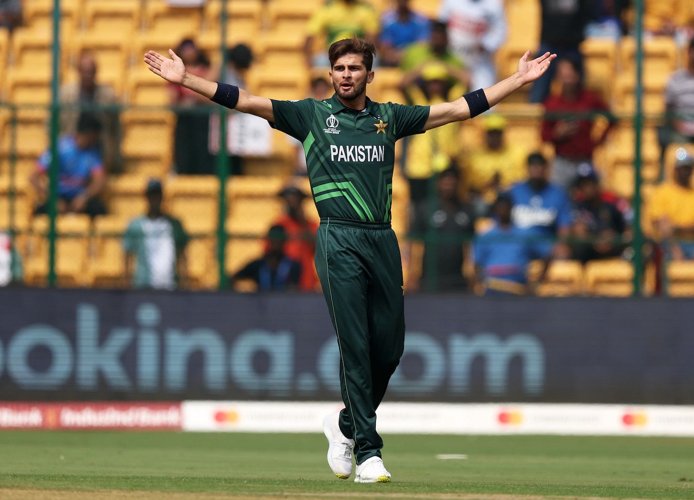 Shaheen Shah Afridi and Pakistan burnt a review early on | ESPNcricinfo.com
