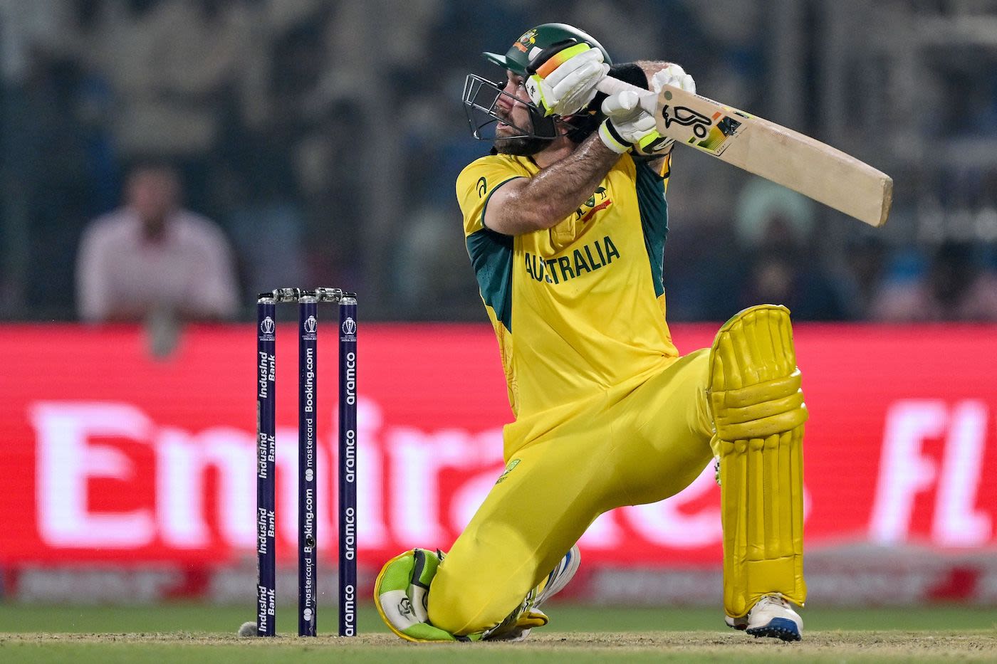 Glenn Maxwell goes behind square while showing the maker's name ...