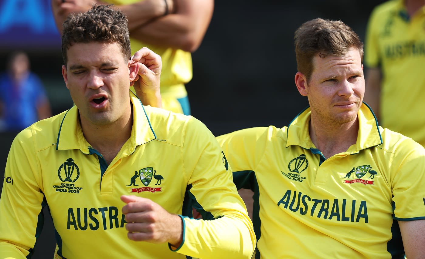 Steven Smith up to his usual antics, with Alex Carey bearing the brunt ...