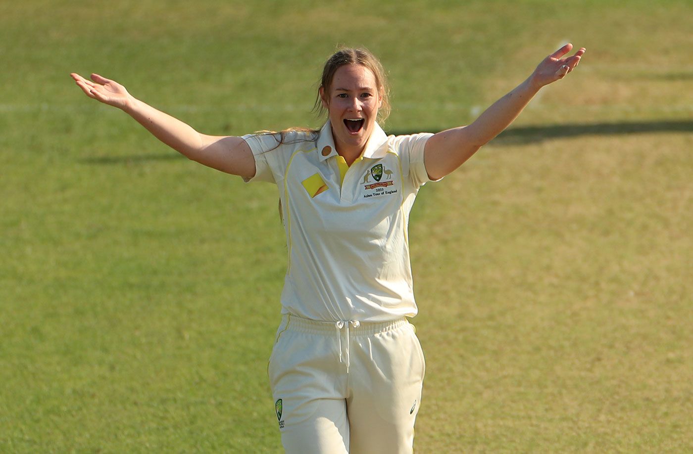 Lauren Cheatle appeals | ESPNcricinfo.com