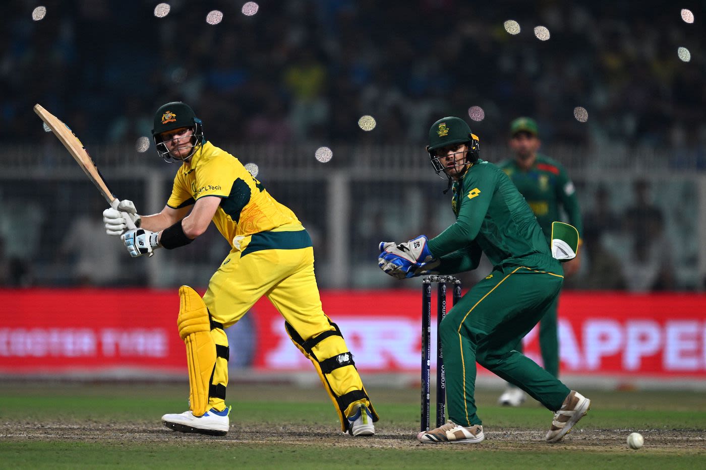 Steven Smith went about his business despite the loss of wickets ...