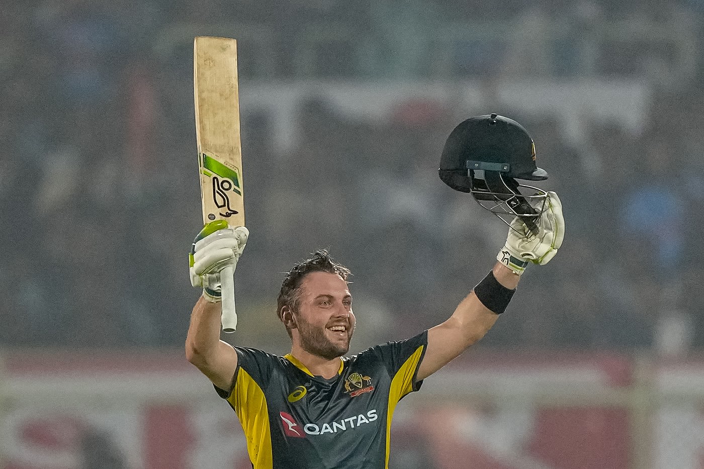 Josh Inglis celebrates his maiden T20I hundred | ESPNcricinfo.com