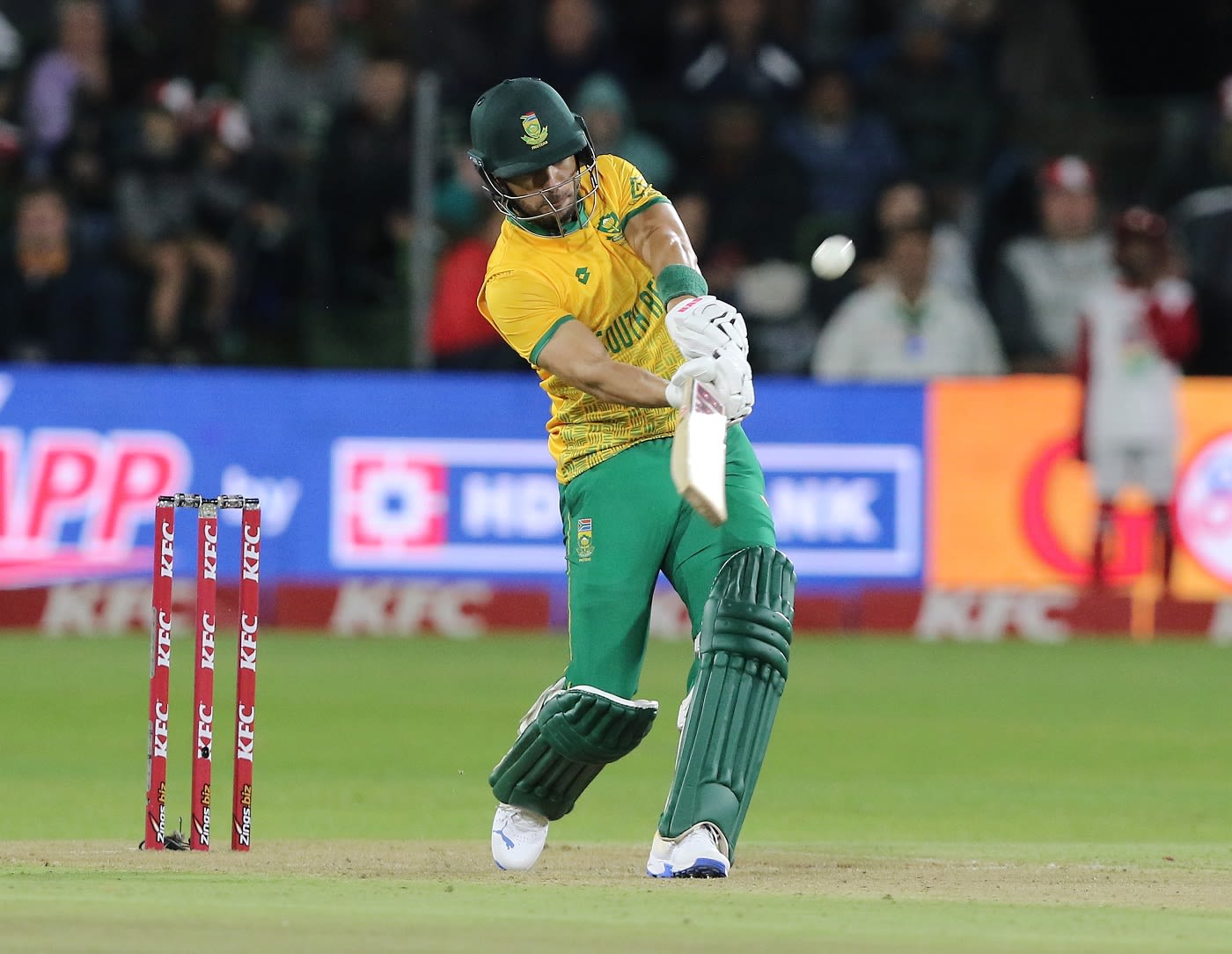Reeza Hendricks sends one out of Gqeberha | ESPNcricinfo.com