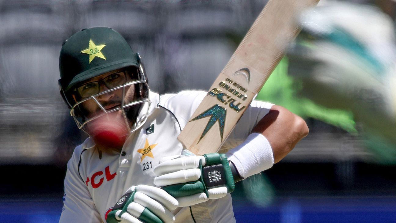 Aus vs Pak - 1st Test - Pakistan fight the good fight as bluster gives ...