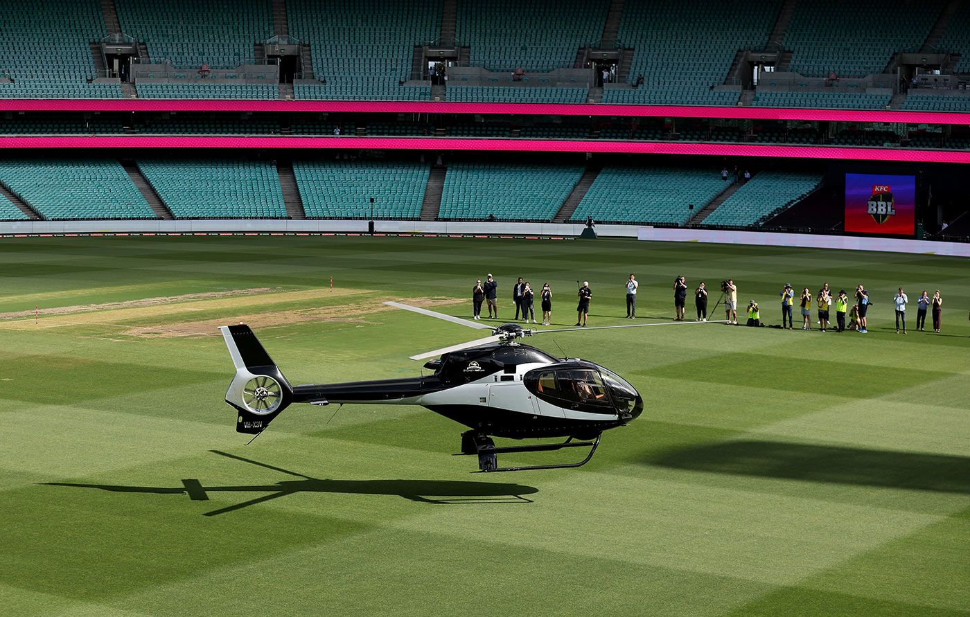 David Warner's helicopter lands on the SCG outfield | ESPNcricinfo.com