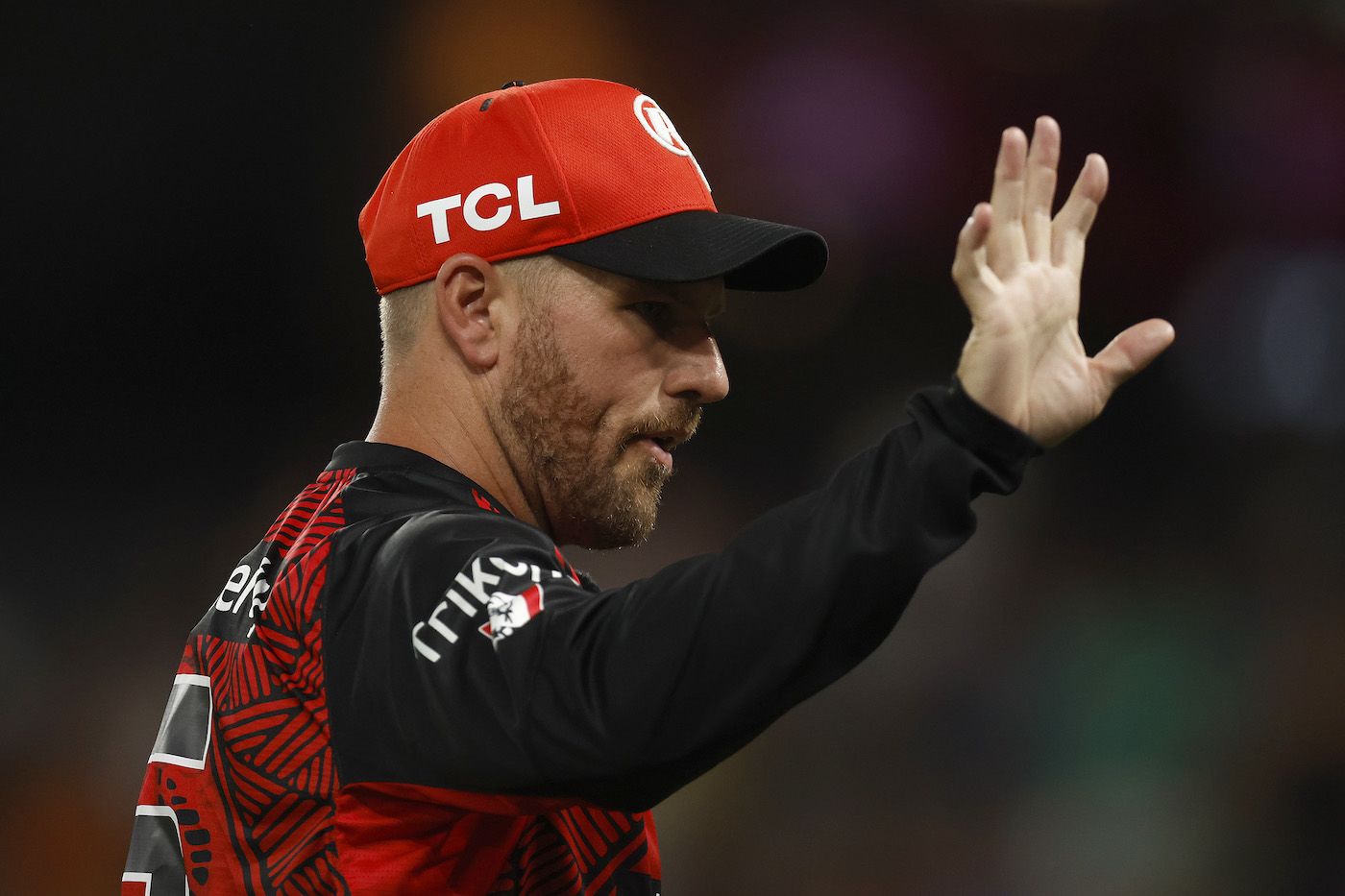 Aaron Finch acknowledges the cheers from the stands | ESPNcricinfo.com