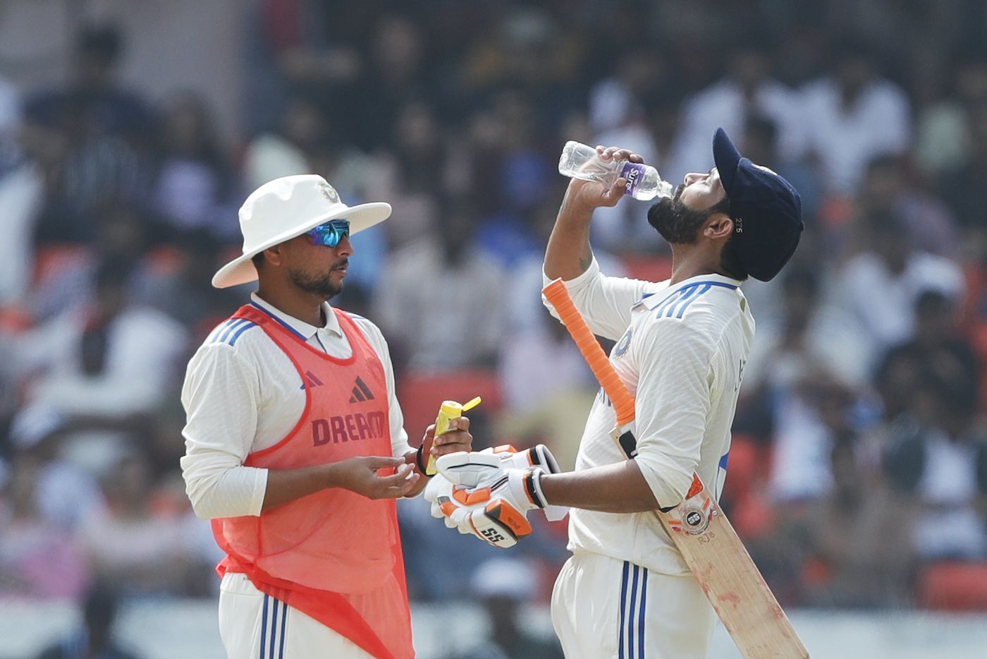Kuldeep Yadav Keeps Ravindra Jadeja Hydrated Espncricinfo