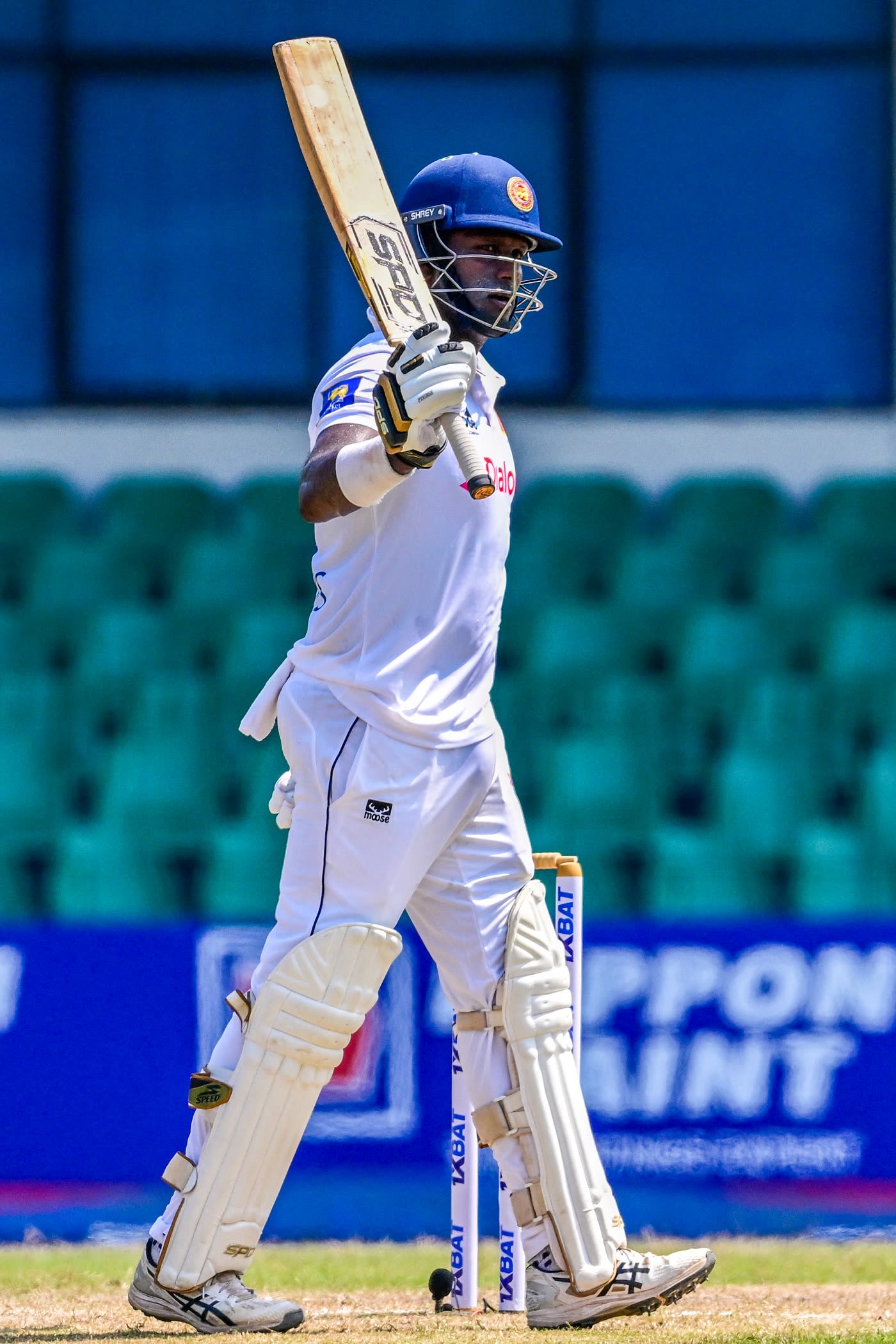 Angelo Mathews celebrates his half-century | ESPNcricinfo.com