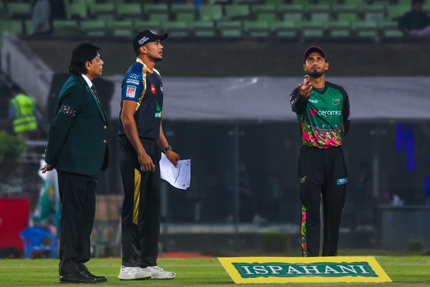 Taskin Ahmed and Mohammad Mithun at the toss | ESPNcricinfo.com