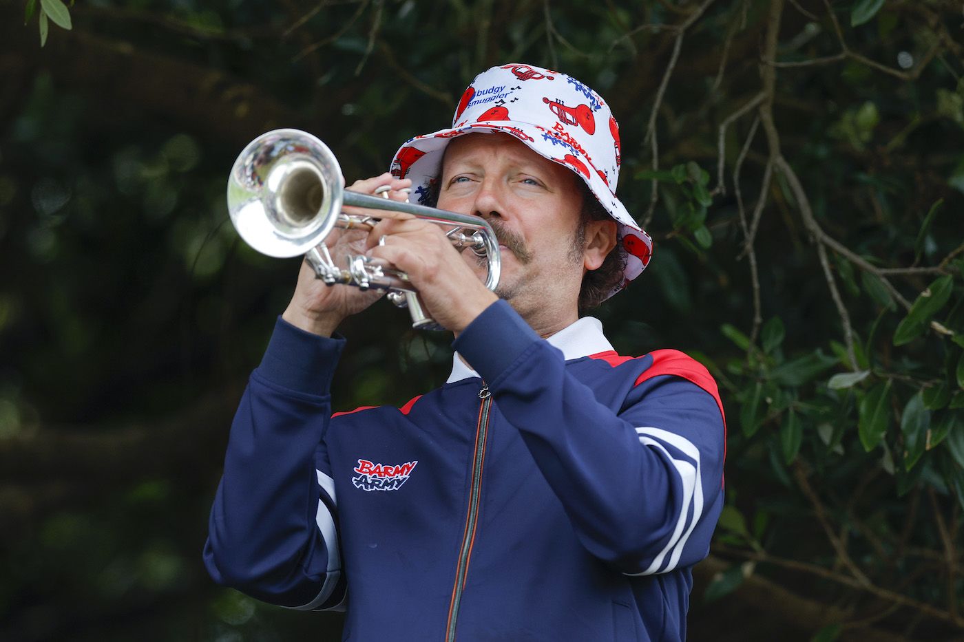 Simon Finch, Barmy Army trumpeter, plays a tune | ESPNcricinfo.com