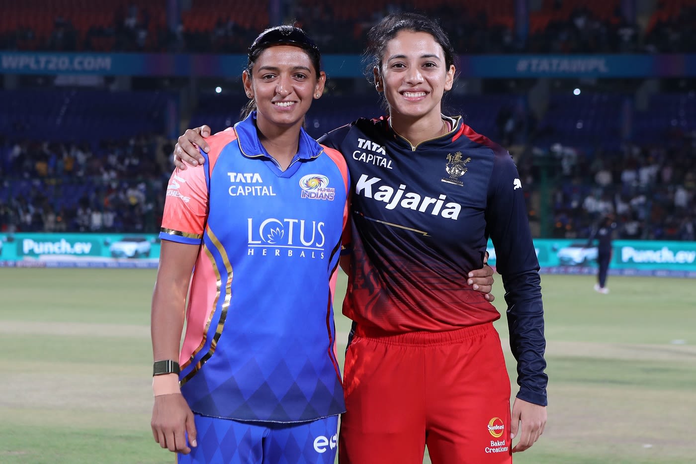 RCB captain Smriti Mandhana won the toss and elected to field against ...