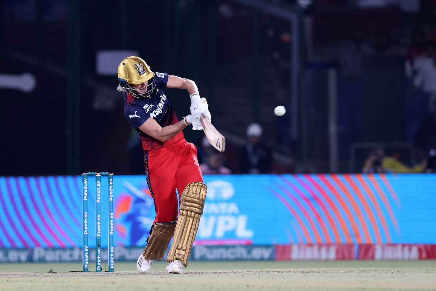 Ellyse Perry stood tall for RCB again | ESPNcricinfo.com