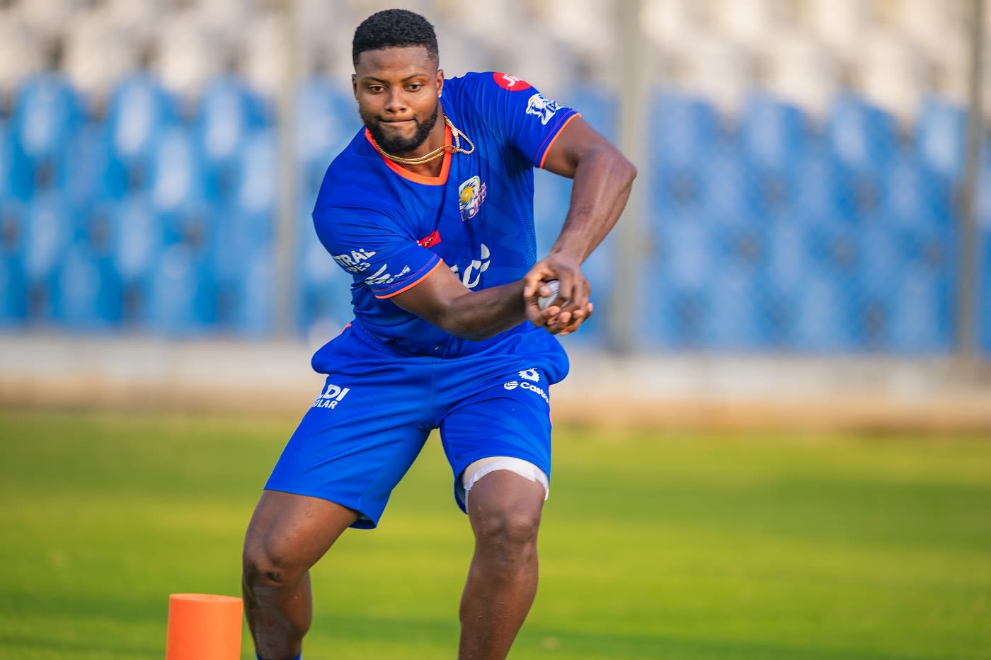 Romario Shepherd in training with Mumbai Indians | ESPNcricinfo.com