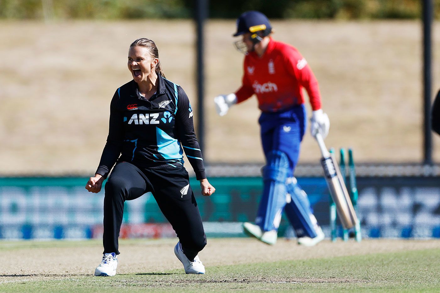 Suzie Bates closed out the game for New Zealand | ESPNcricinfo.com