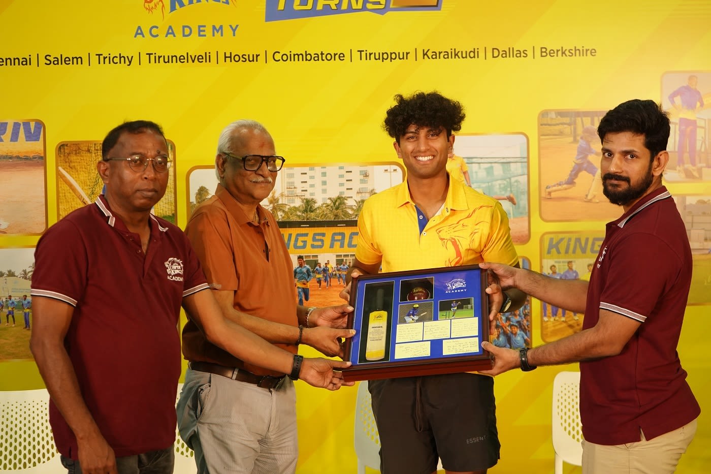 Rachin Ravindra with CSK CEO Kasi Viswanathan and his former Wellington ...