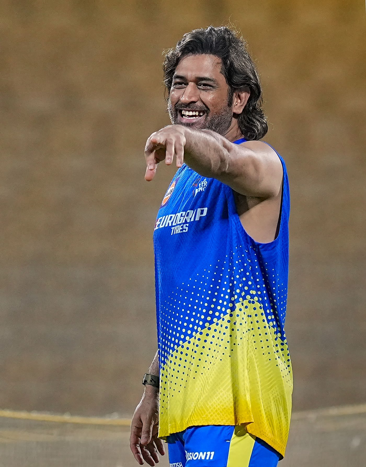 MS Dhoni finds a reason to smile during CSK's training session ...