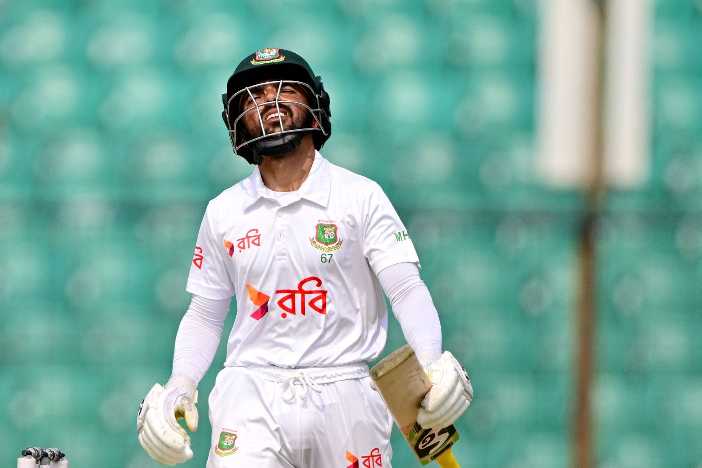 Mominul Haque cuts a dejected figure, out for a counterattacking 50 off 56 | ESPNcricinfo.com