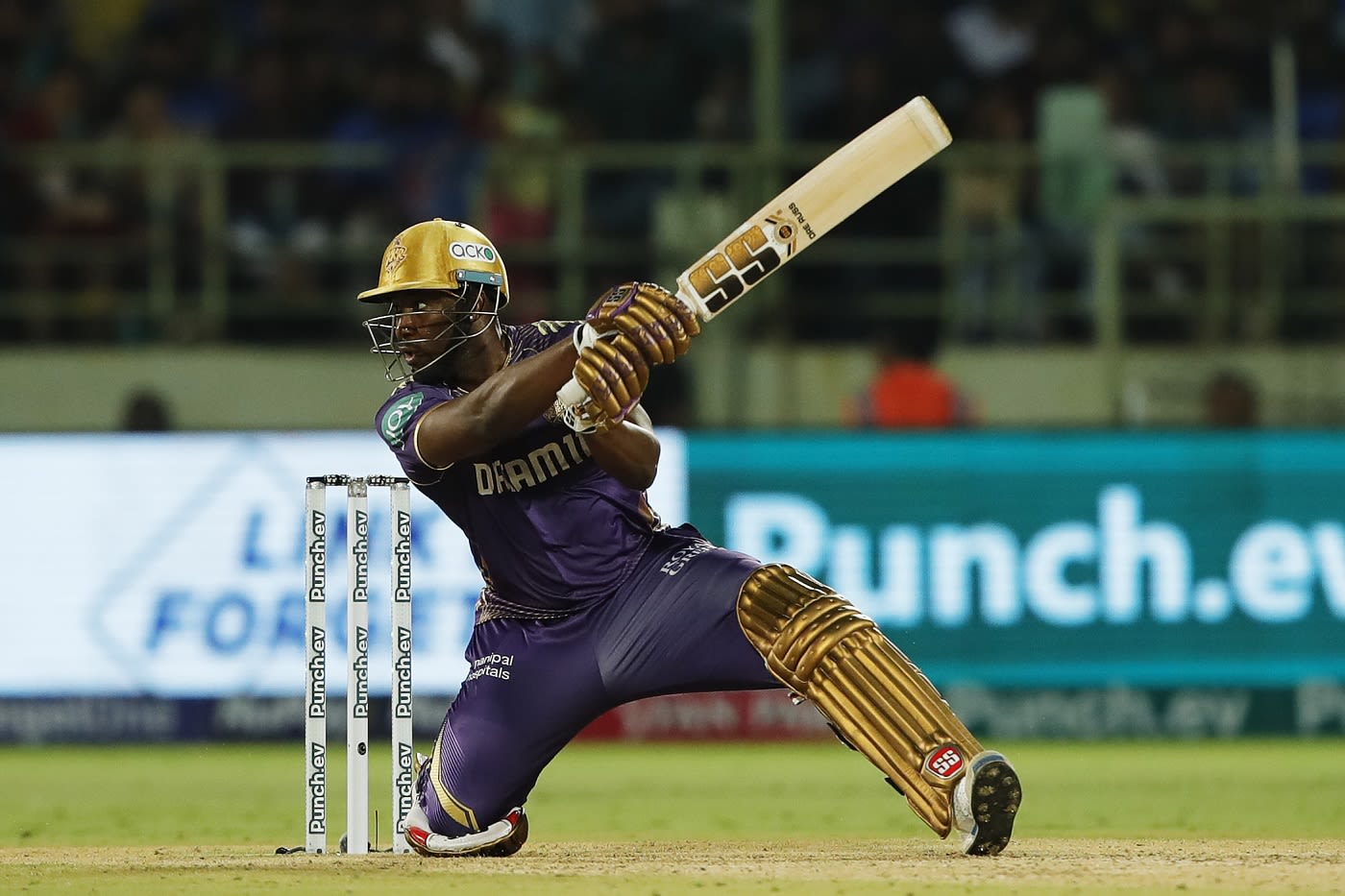 Andre Russell scythes a boundary | ESPNcricinfo.com