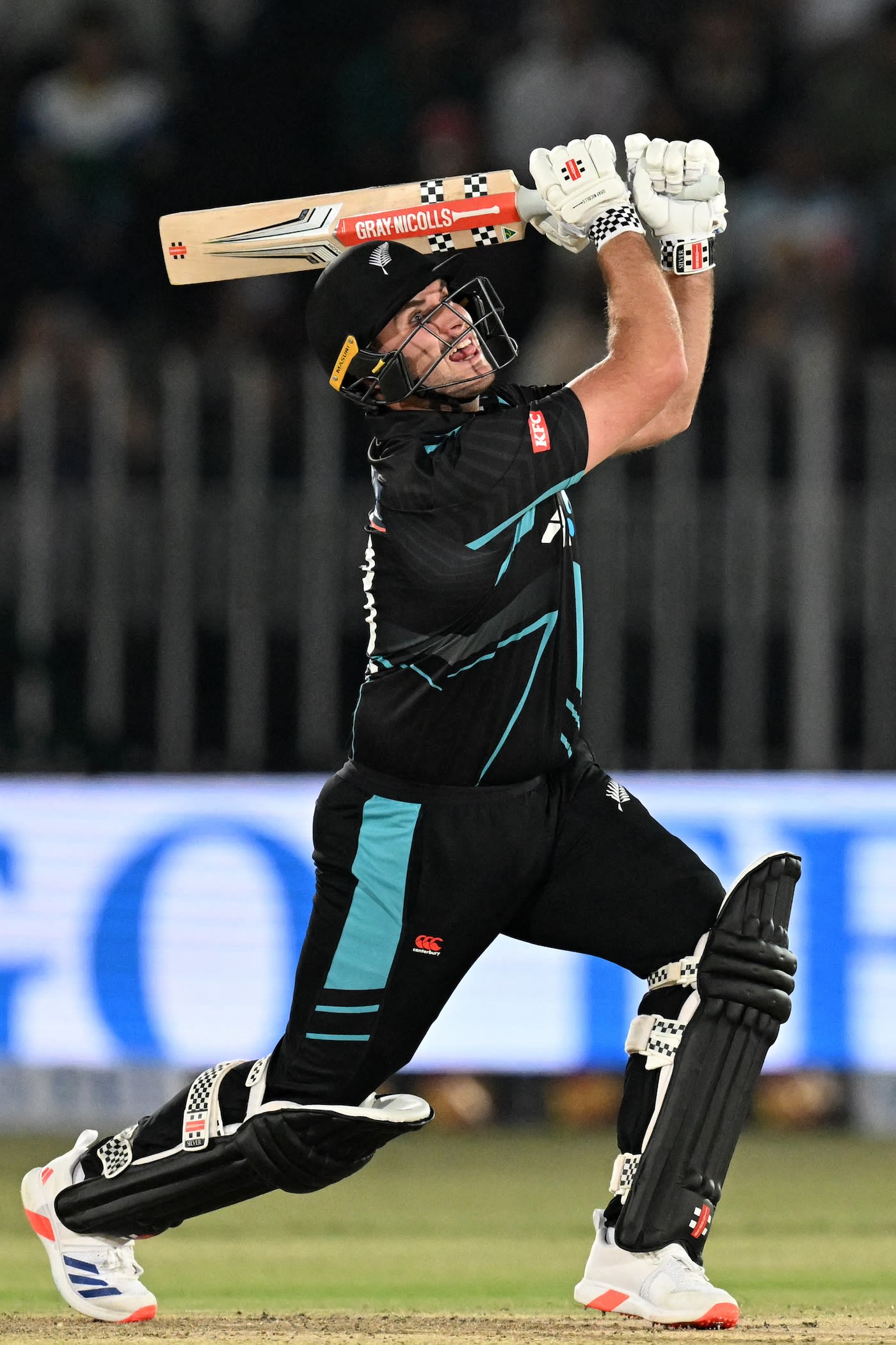 Dean Foxcroft attacked the bowling but didn't last long | ESPNcricinfo.com