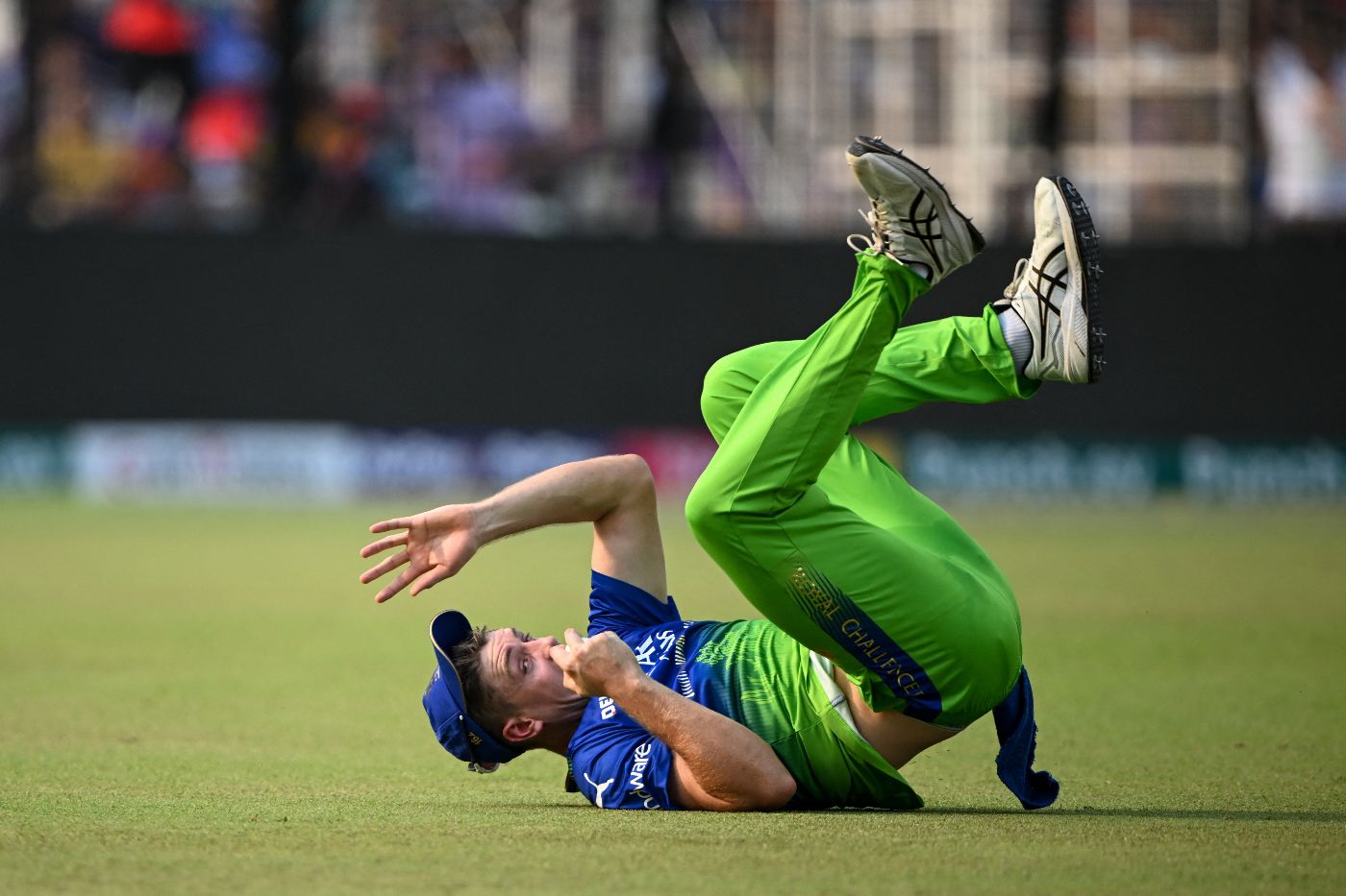 Cameron Green takes a tumble after completing a stunning one-handed ...