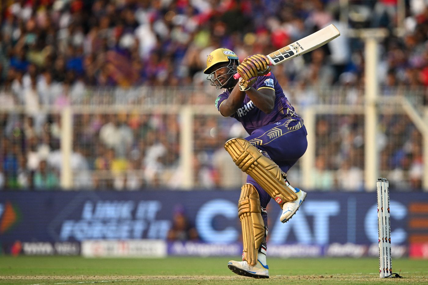 Andre Russell plays an Andre Russell shot | ESPNcricinfo.com