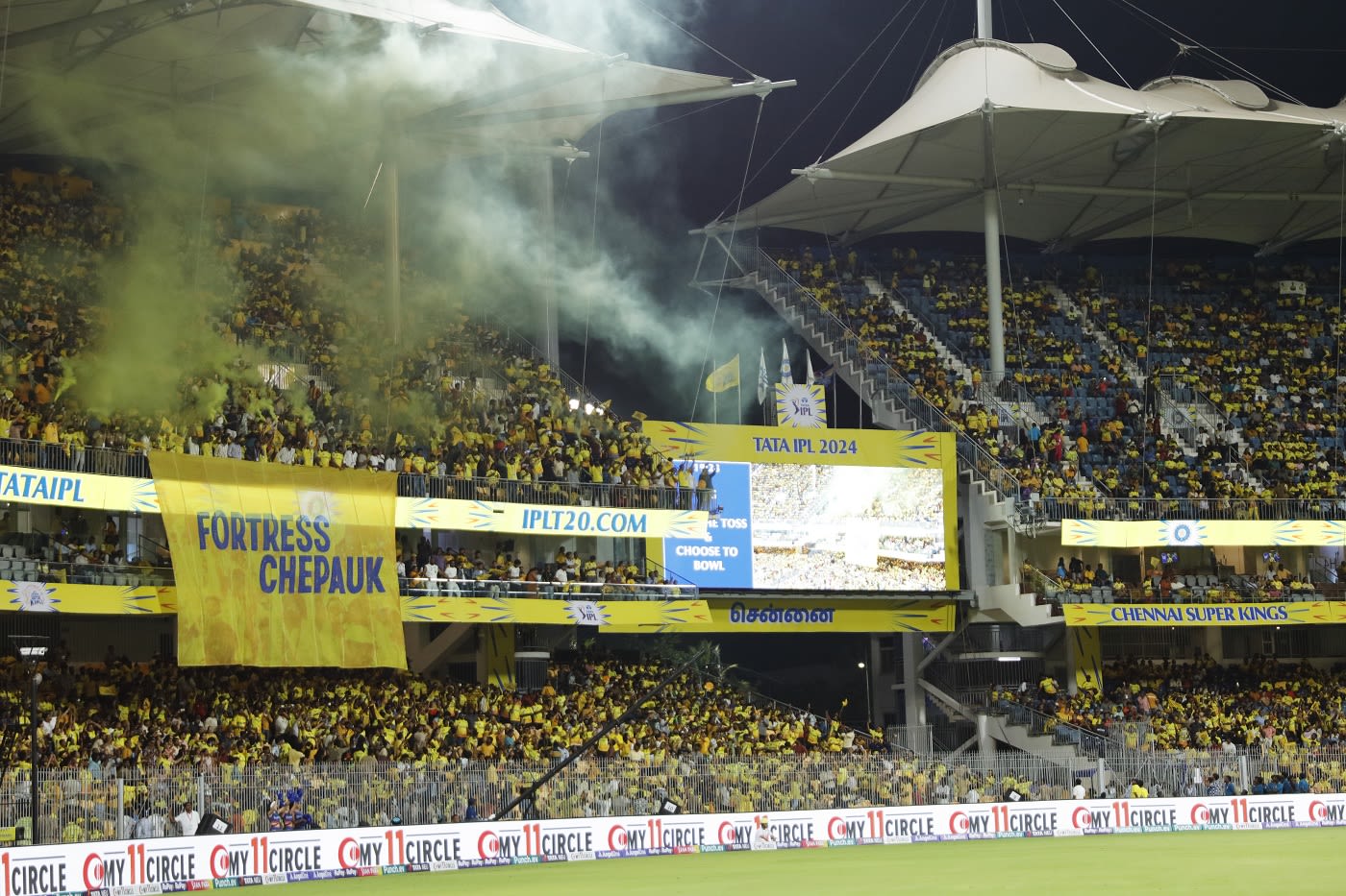 Chepauk was once again in a yellow, festive mood | ESPNcricinfo.com
