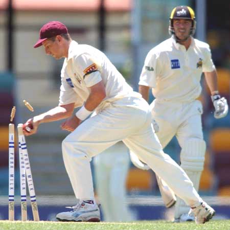 Kasprowicz runs out Martyn, Queensland v Western Australia, 2001/02 ...