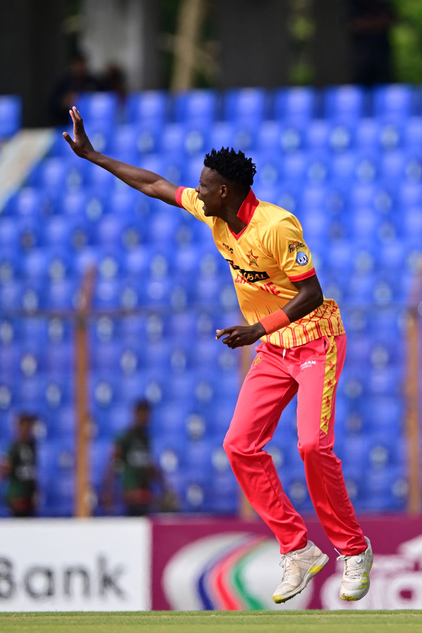 Blessing Muzarabani gave Zimbabwe their first breakthrough ...