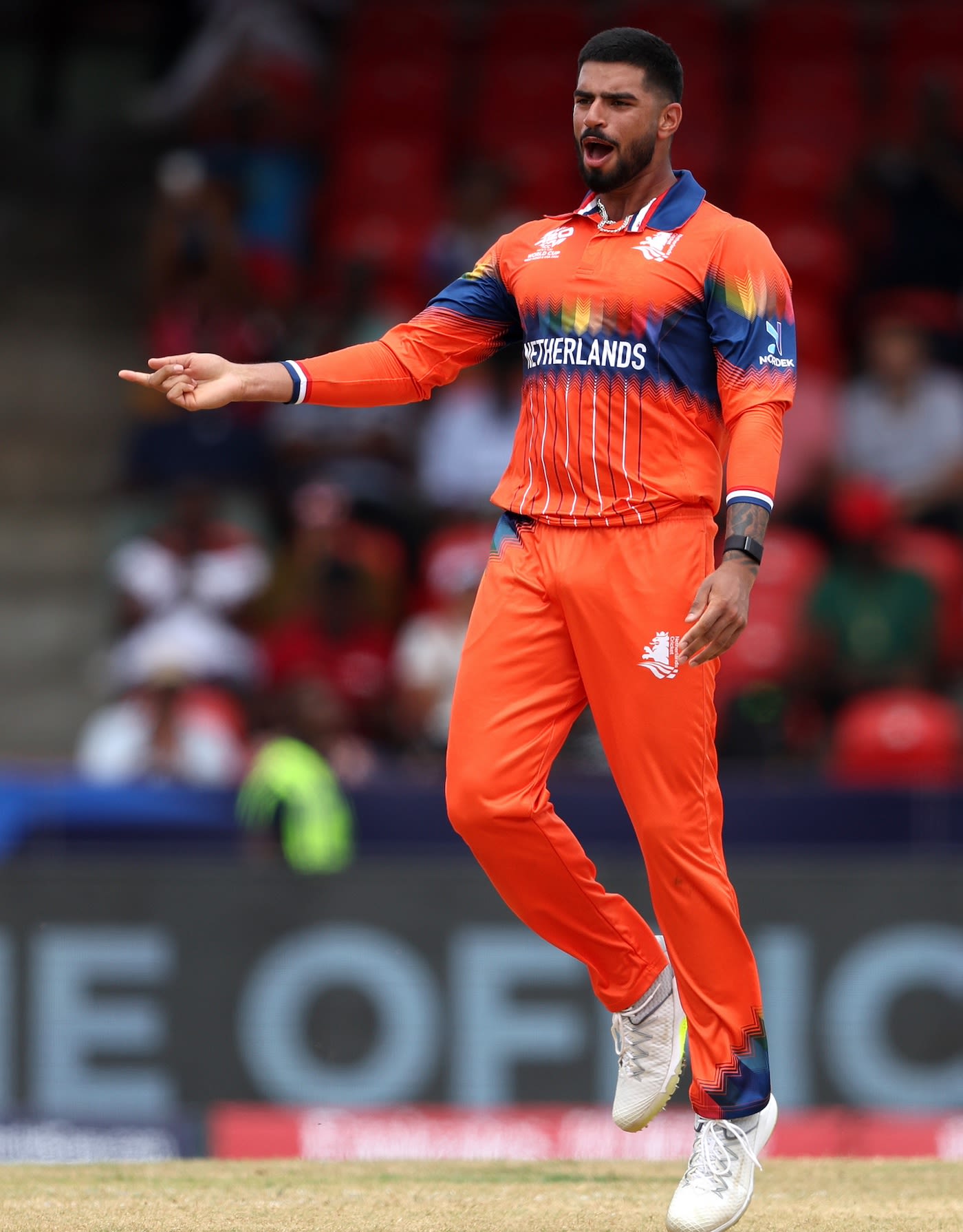 Aryan Dutt picked up wickets in each of his first two overs ...