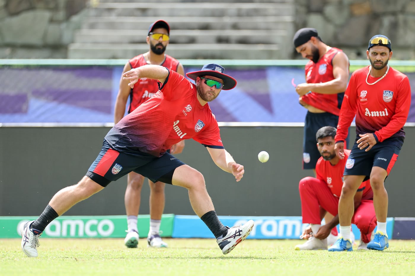 Corey Anderson gets ready to fire in a throw | ESPNcricinfo.com