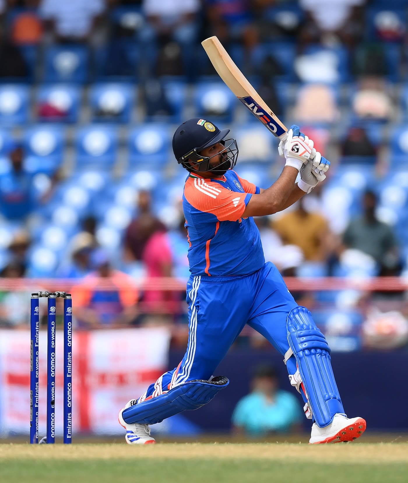 Rohit Sharma went 6, 6, 4, 6, 6 in a single over off Mitchell Starc ...