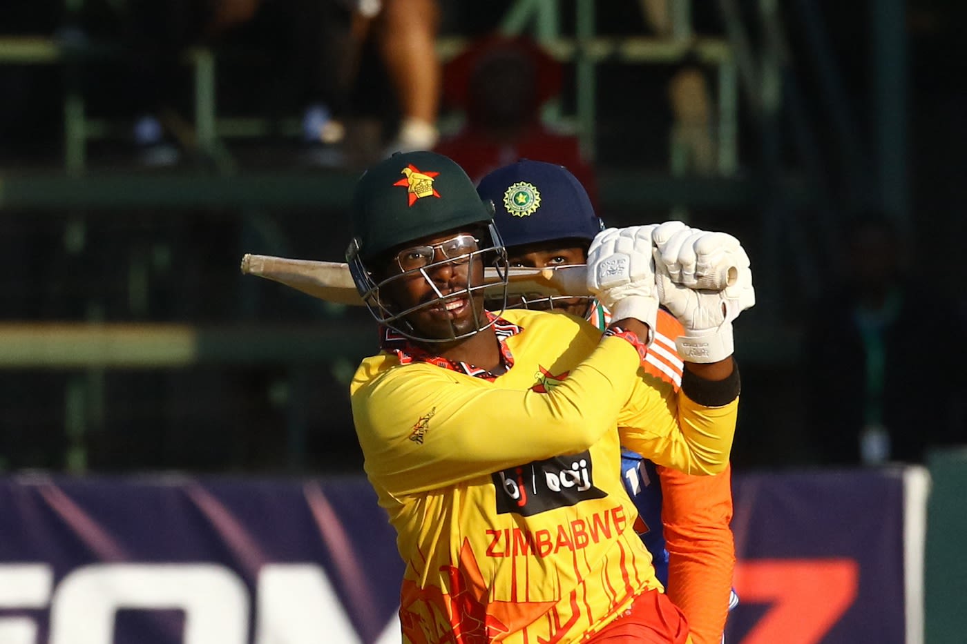 Dion Myers hit an unbeaten 65 to lead Zimbabwe's fight | ESPNcricinfo.com