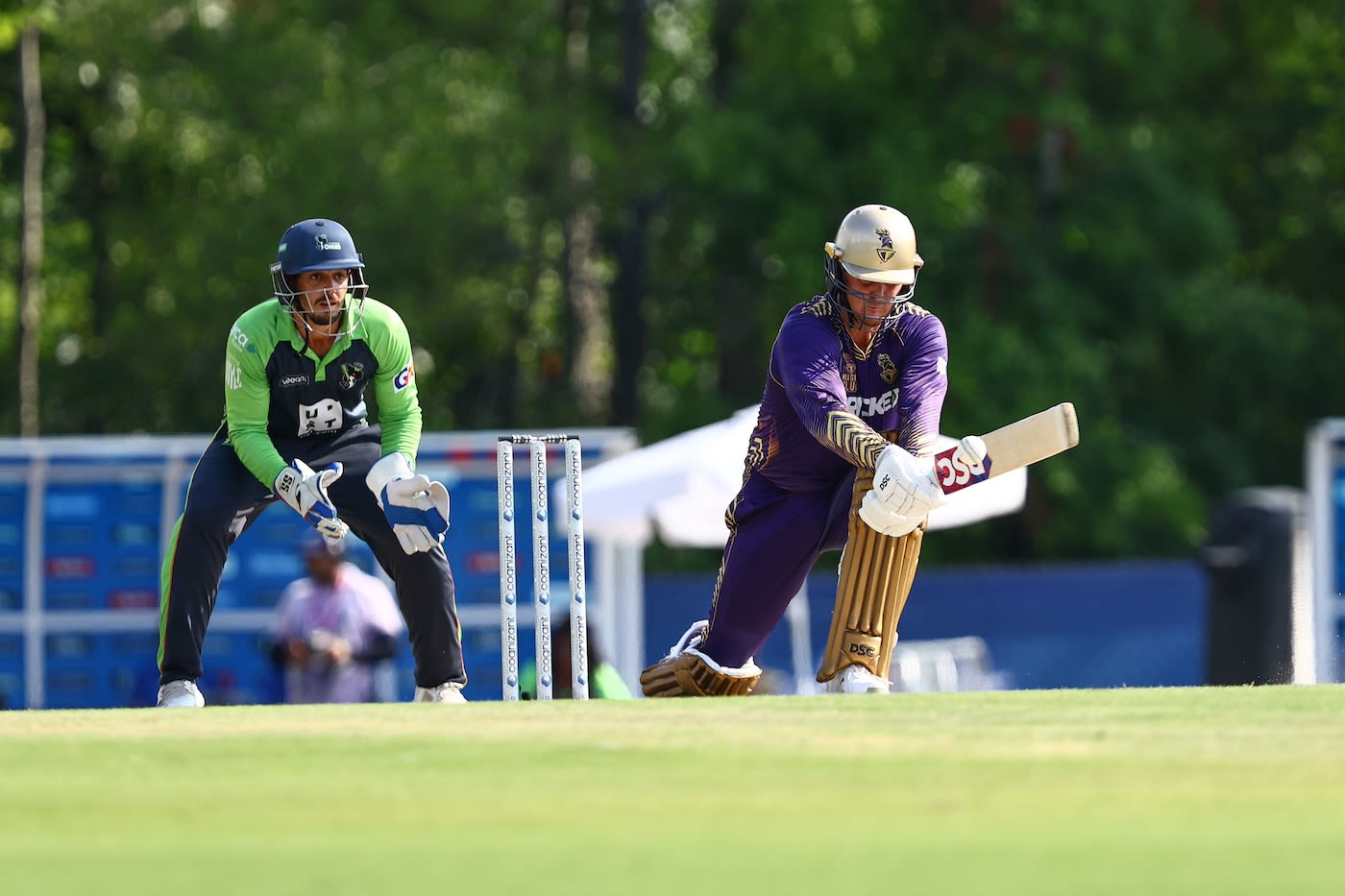 Jason Roy reverse sweeps as Quinton de Kock watches | ESPNcricinfo.com