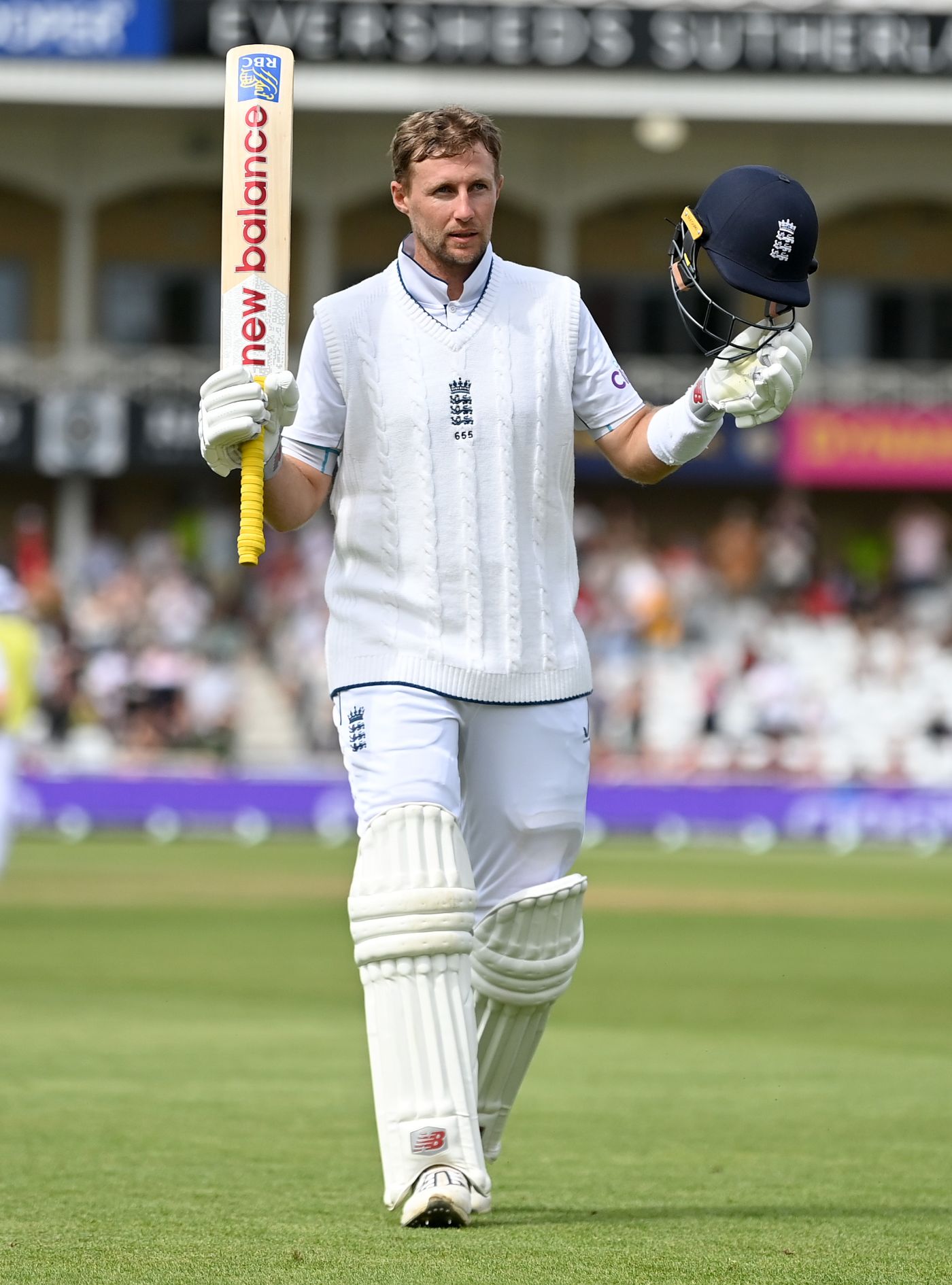 Joe Root salutes the crowd after falling for 122 | ESPNcricinfo.com
