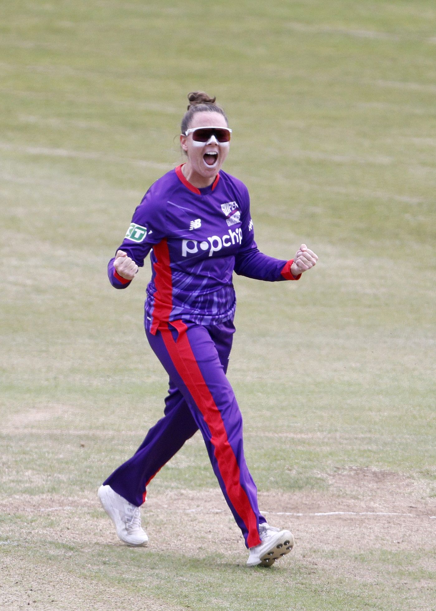 Linsey Smith claimed the wickets of both Brave openers | ESPNcricinfo.com