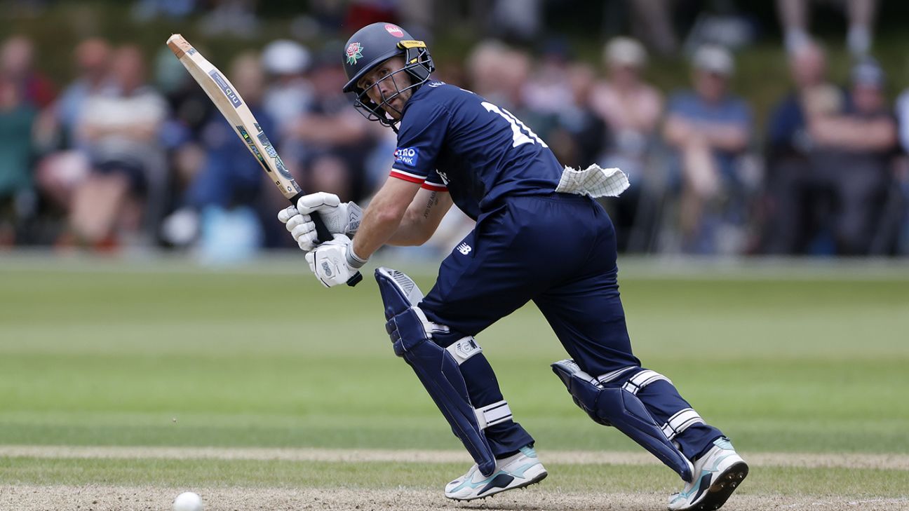 Kent beat Lancashire, Kent won by 22 runs