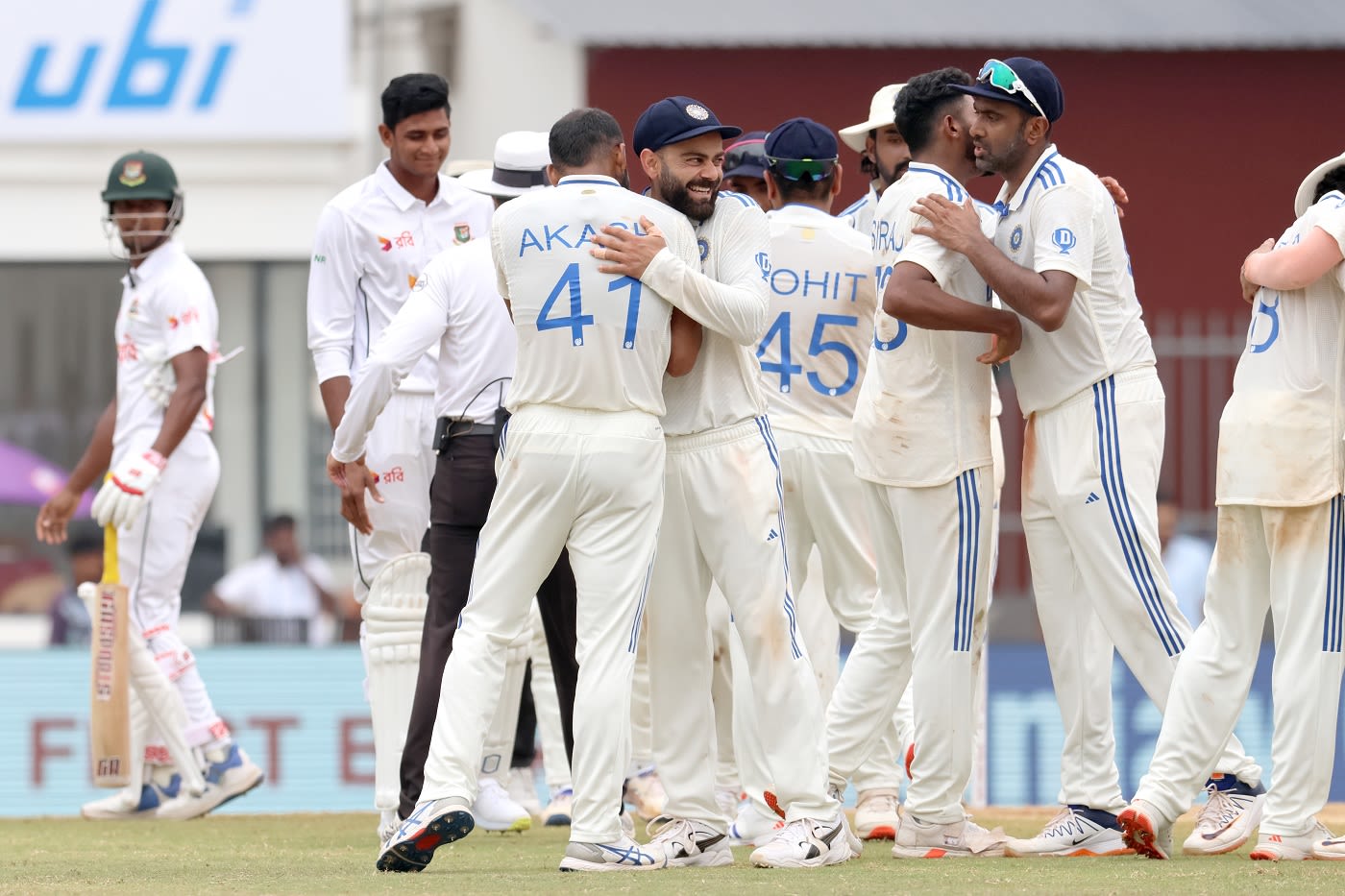 India gather to celebrate victory in the first Test | ESPNcricinfo.com