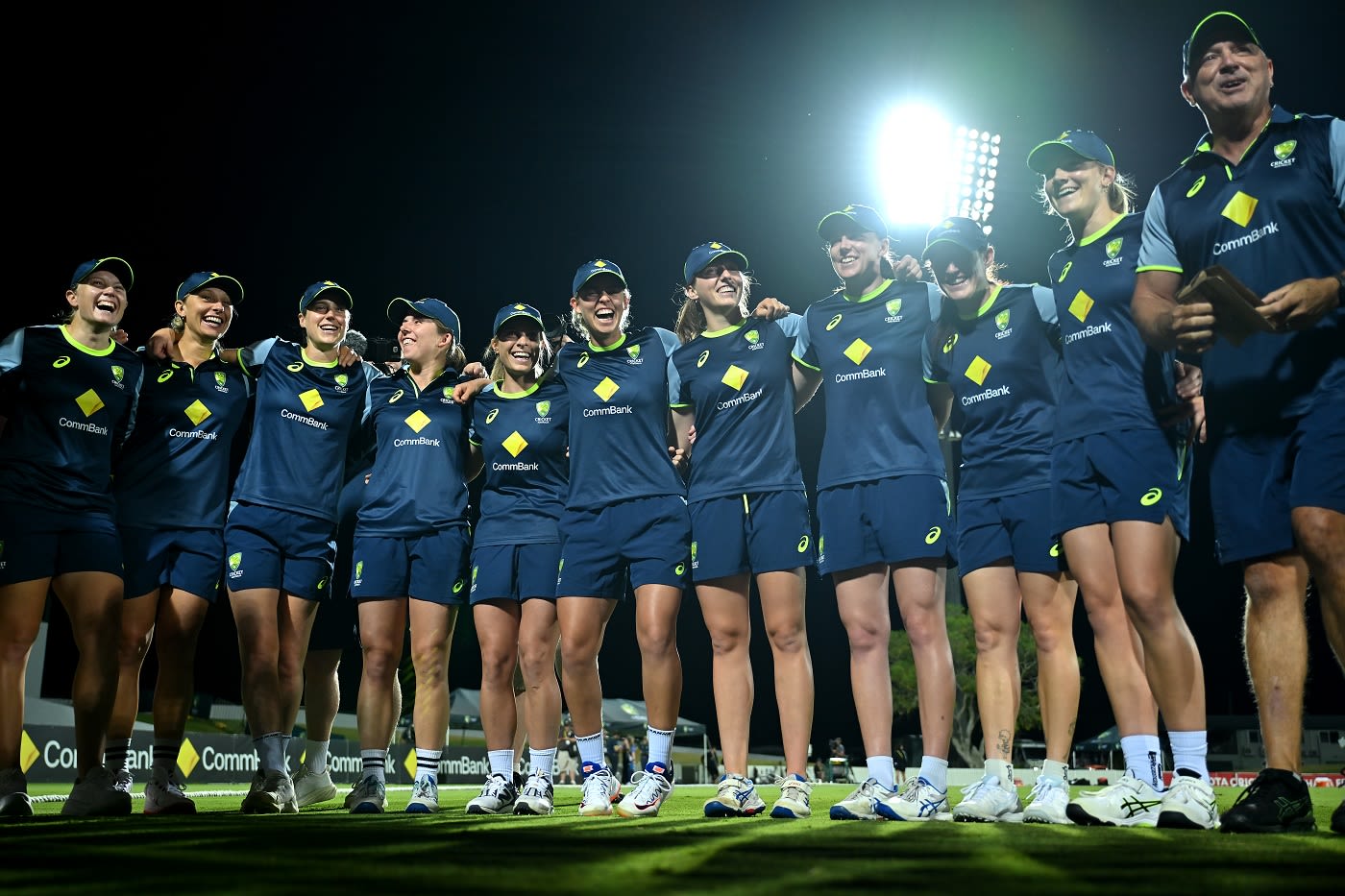 The Australian team is in a huddle | ESPNcricinfo.com