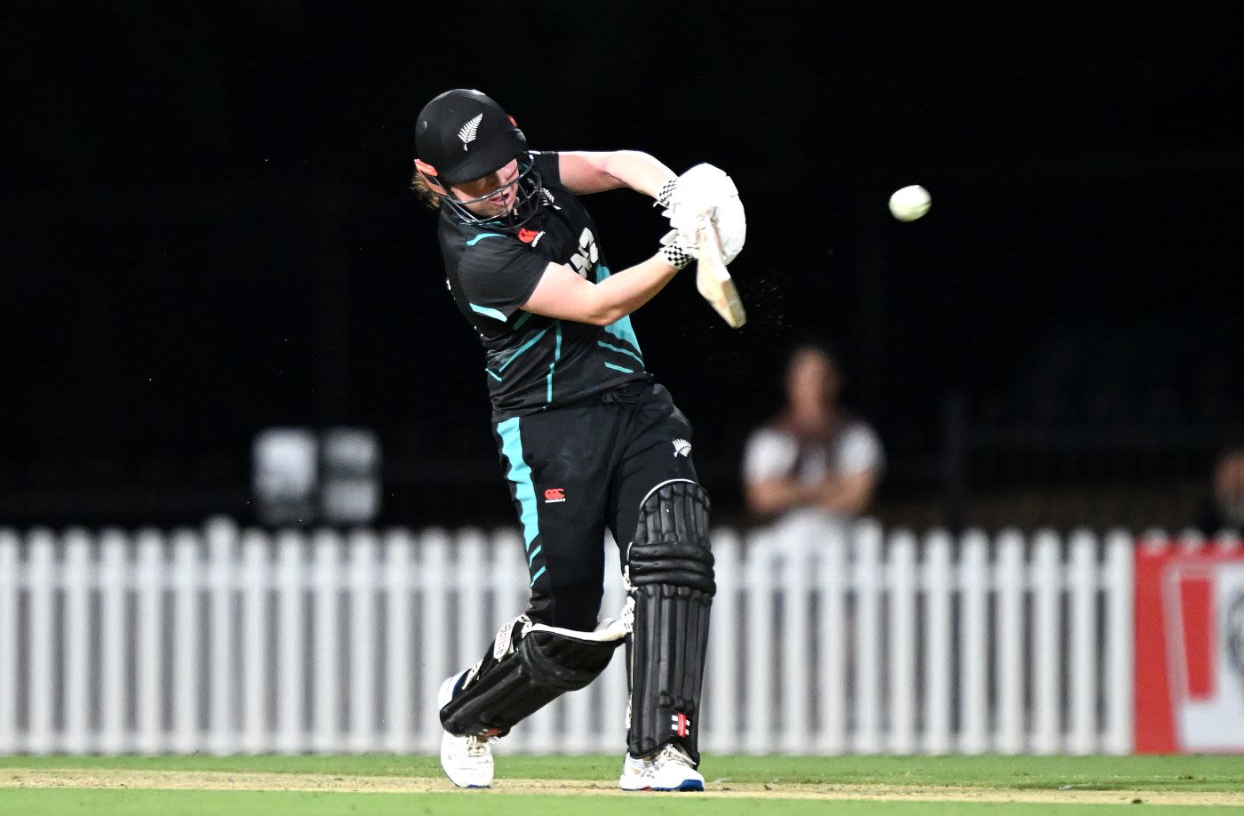 Georgia Plimmer launches over midwicket | ESPNcricinfo.com