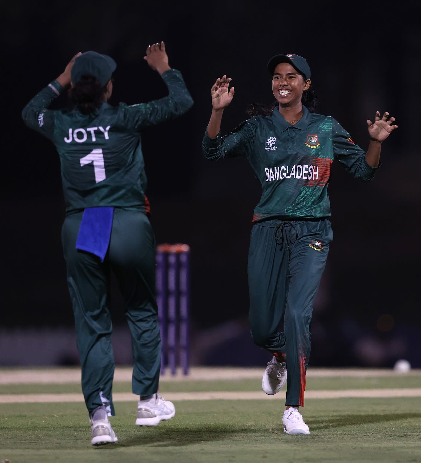 Shorna Akter picked up a couple of wickets | ESPNcricinfo.com