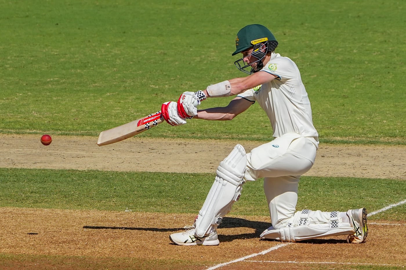 Aidan O'Connor shapes to hit out | ESPNcricinfo.com