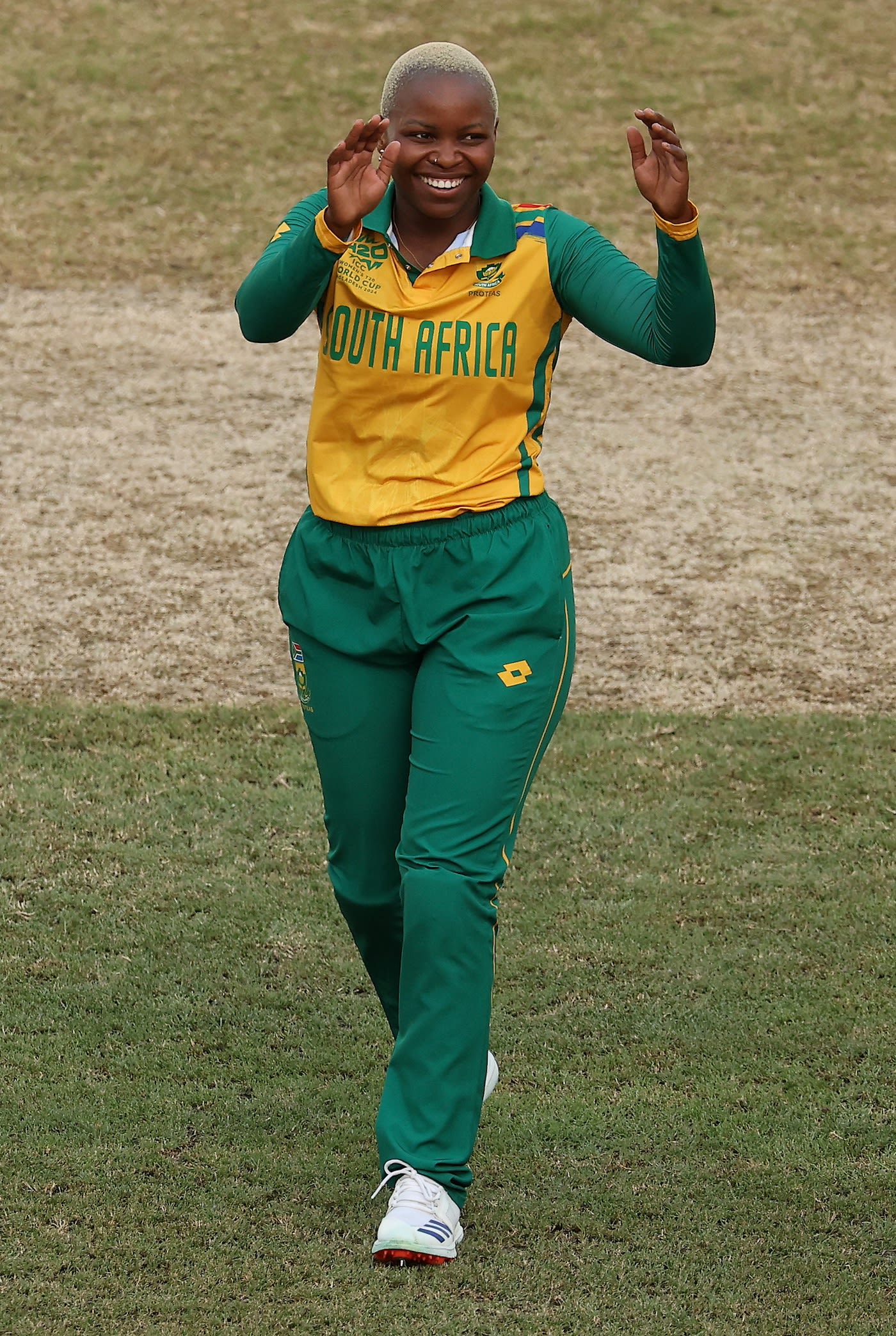 Nonkululeko Mlaba picked up wickets in back-to-back overs ...